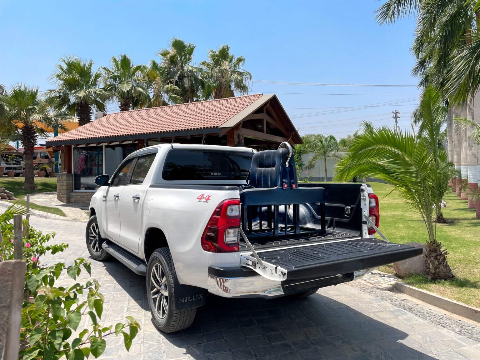 Leading Toyota Double Cabin Canopy in Pakistan - Marks.pk
